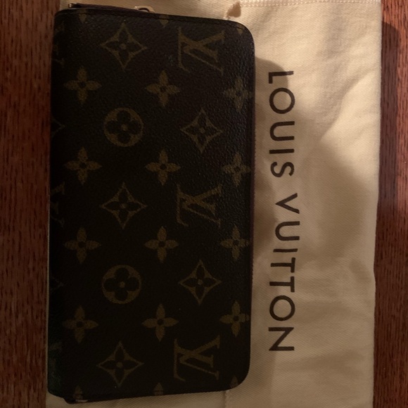Louis Vuitton | Bags | Louis Vuitton Zippy Wallet | Poshmark
